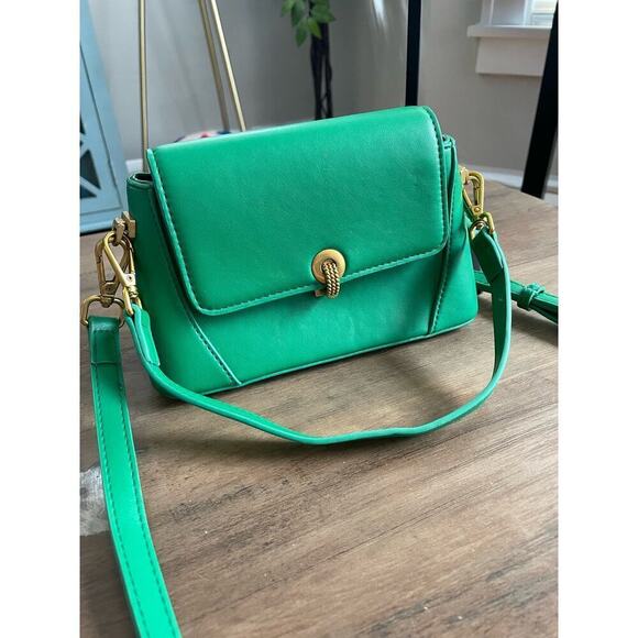 Scarleton | Bags | Nwot Scarleton Green And Gold Convertible Crossbody ...